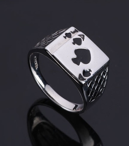 Spades A Poker Heart-shaped Ring on Luulla