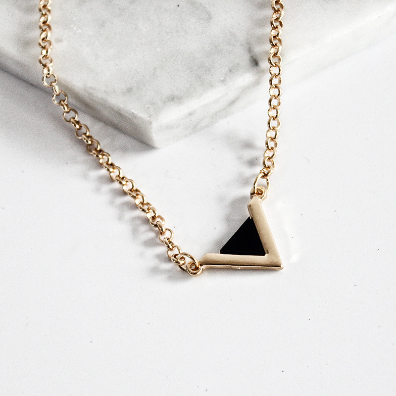 Fashion Geometric Triangle Pendant Necklace on Luulla