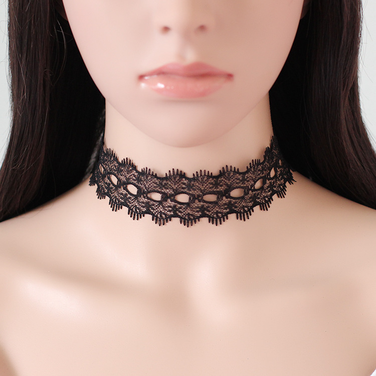 Lace Collar Necklace on Luulla