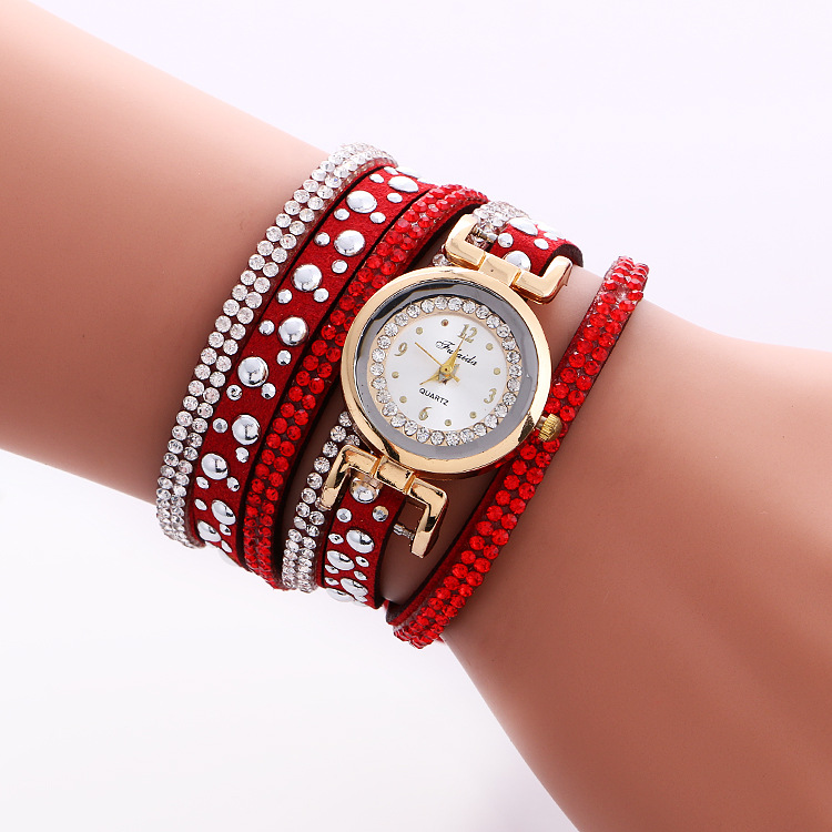 Beautiful Crystal Snowflake Golden Dial Watch on Luulla