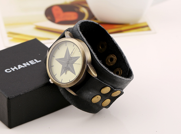Punk Style Rivet Wide Strap Watch on Luulla